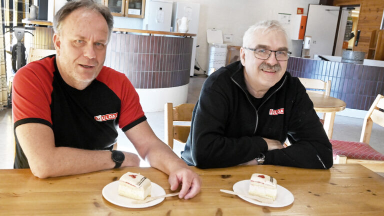 Feira med kake – Audun har vært alle sine 50 arbeidsår hos Uldal ...