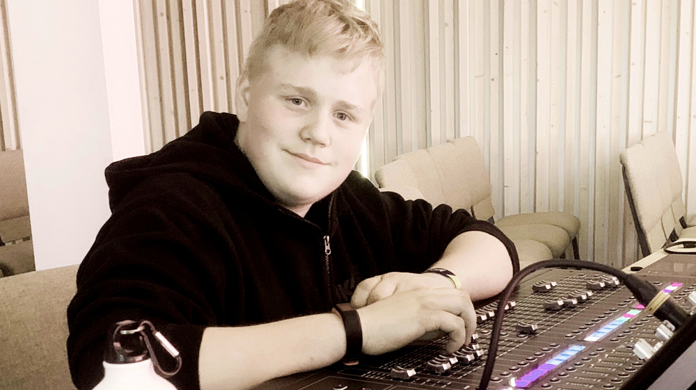 Casper (14) – ung tekniker og scenearbeider med «heftig» arbeidsmoral ...